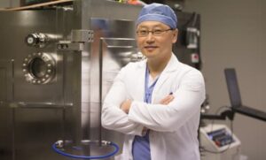 Homem paraplégico caminha novamente graças a uma técnica inovadora